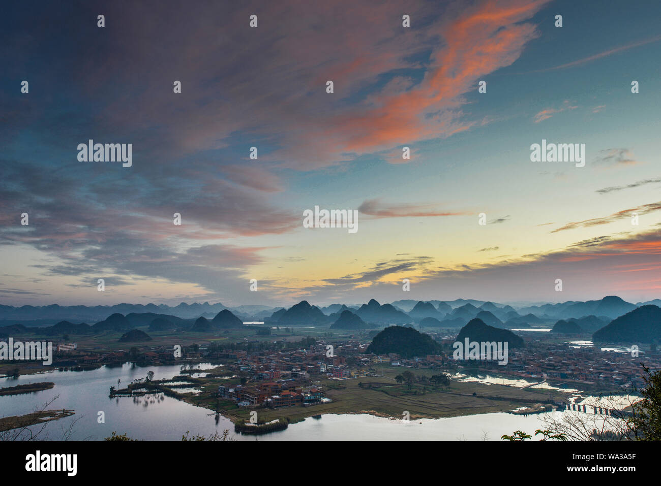 Black scenery hi-res stock photography and images - Alamy