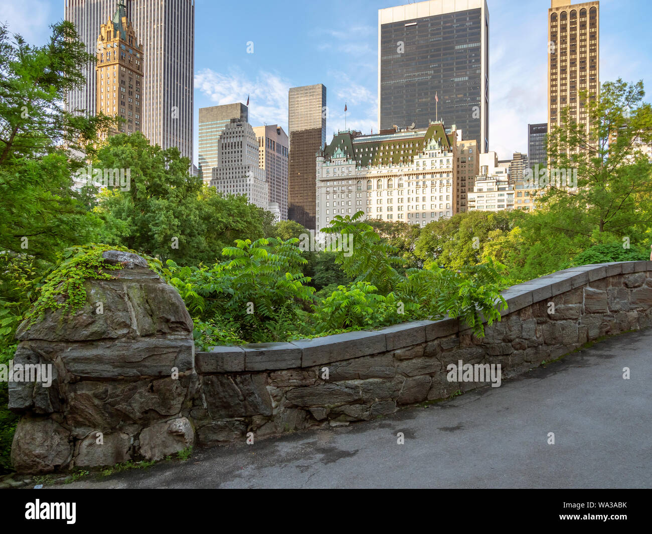Gapstow Bridge in Central Park Stock Photo - Alamy