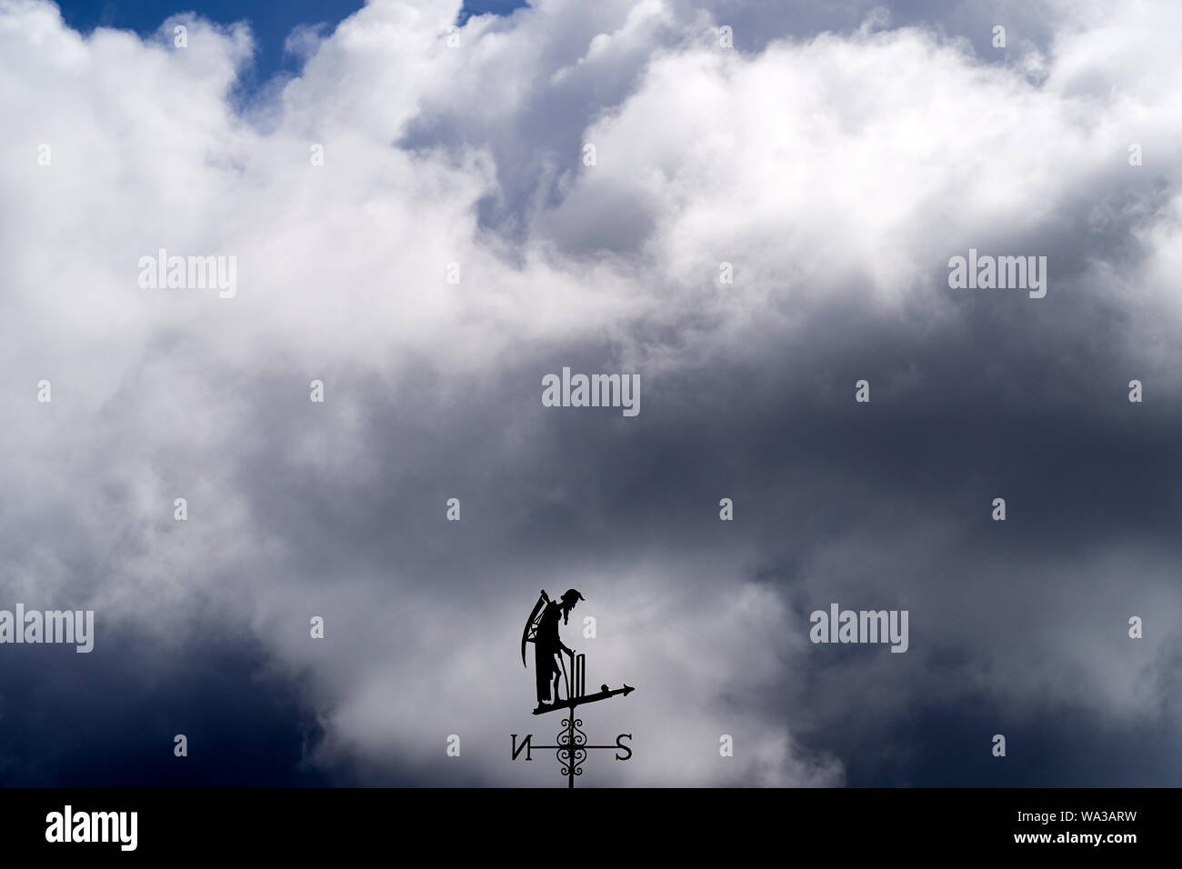 Lords cricket weather vane hi-res stock photography and images - Alamy