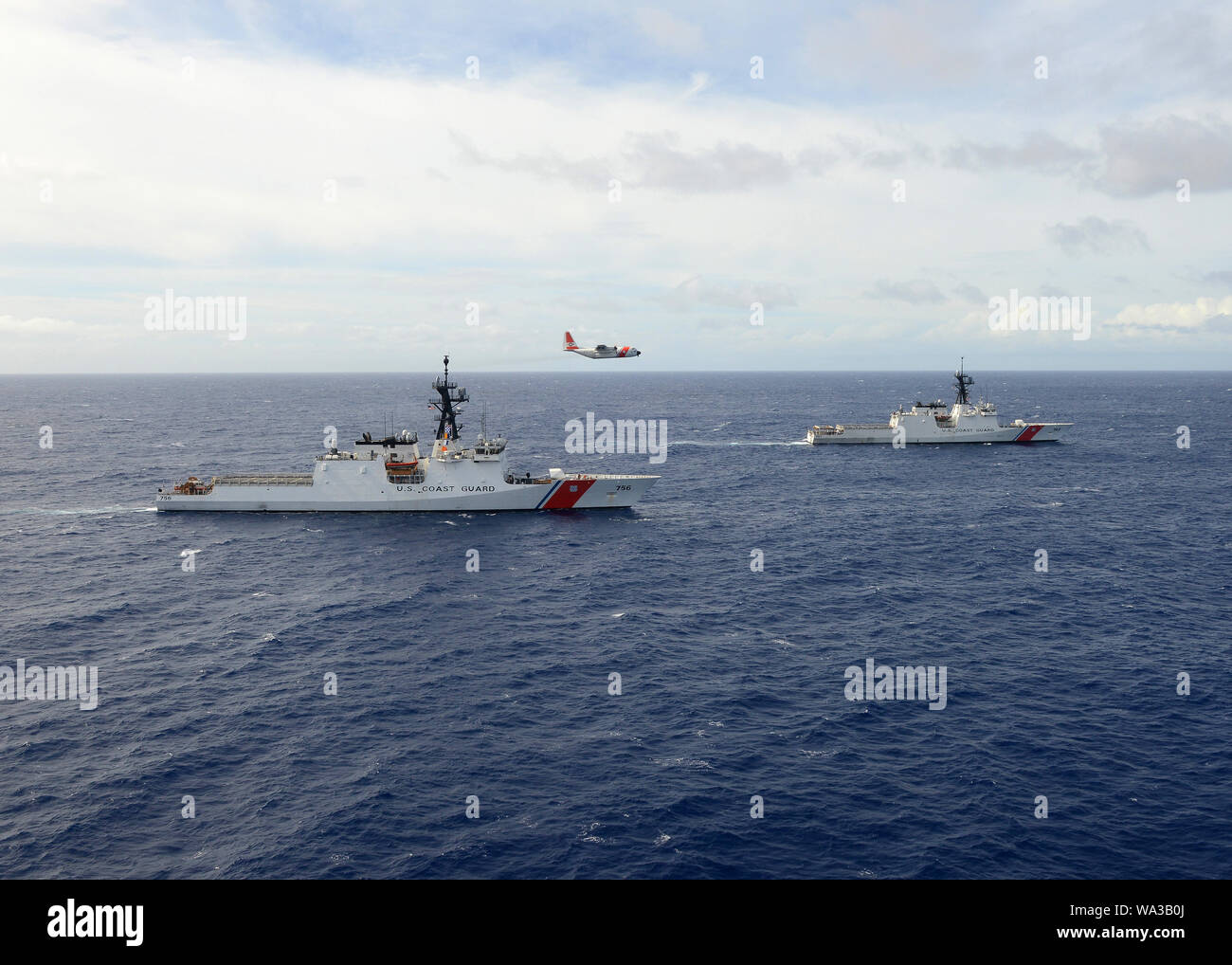 U s coast guard cutter midgett hi-res stock photography and images - Alamy