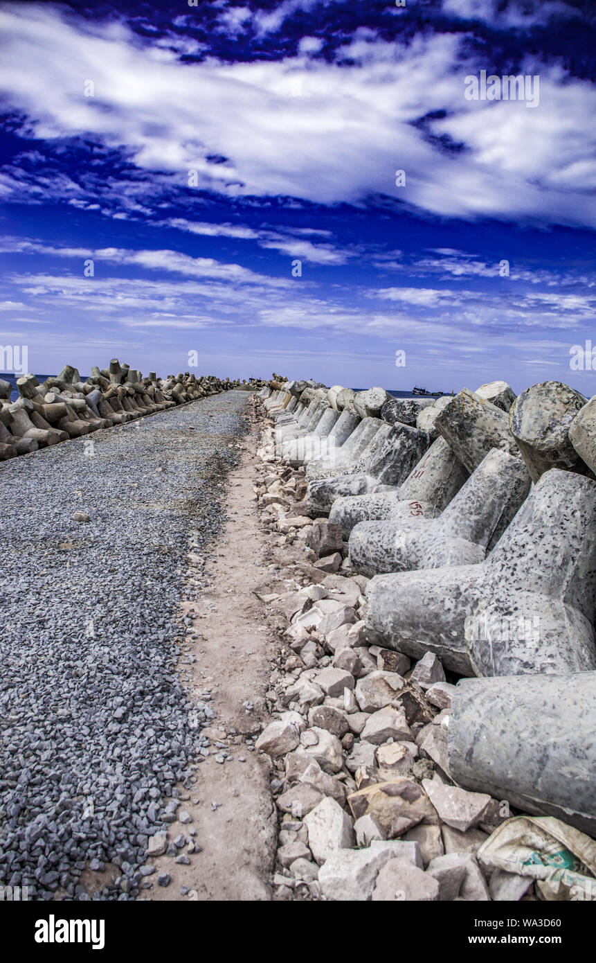 Tank barrier hi-res stock photography and images - Alamy