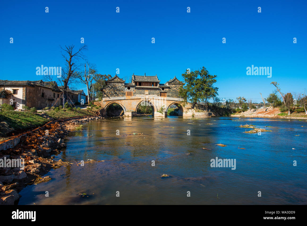 To build water ancient bridge Stock Photo - Alamy