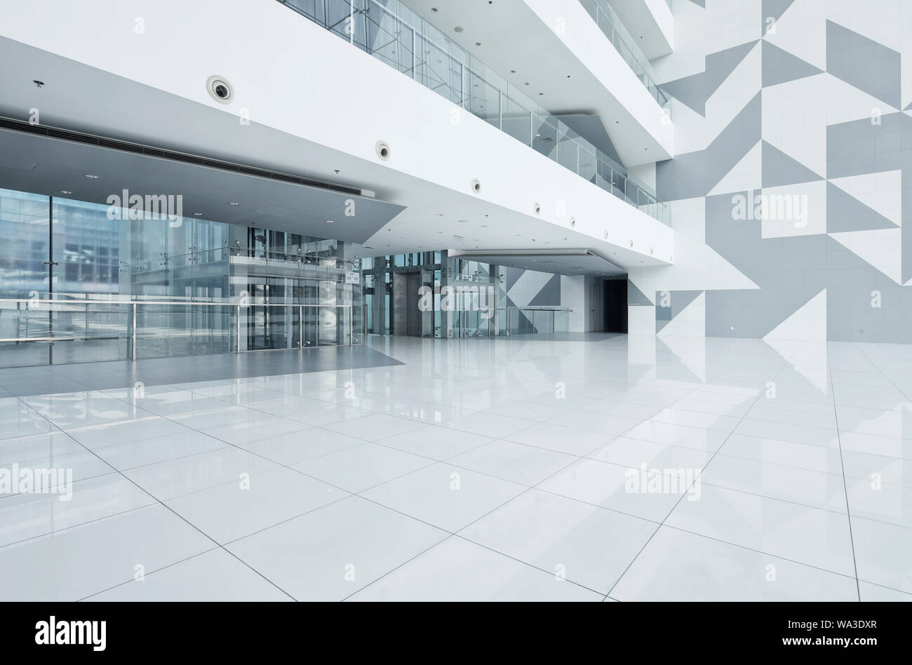Office building corridor hi-res stock photography and images - Alamy