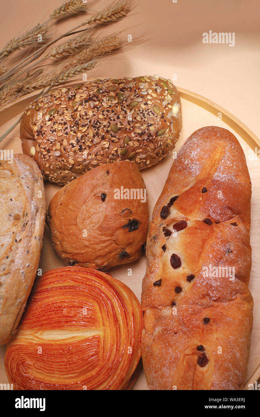 Asia eating bread hi-res stock photography and images - Alamy