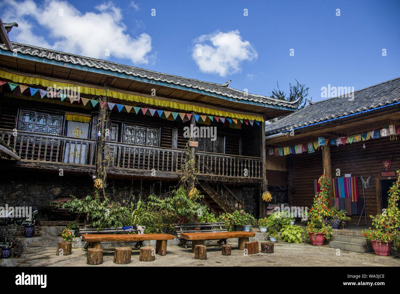 Mosuo house hi-res stock photography and images - Alamy