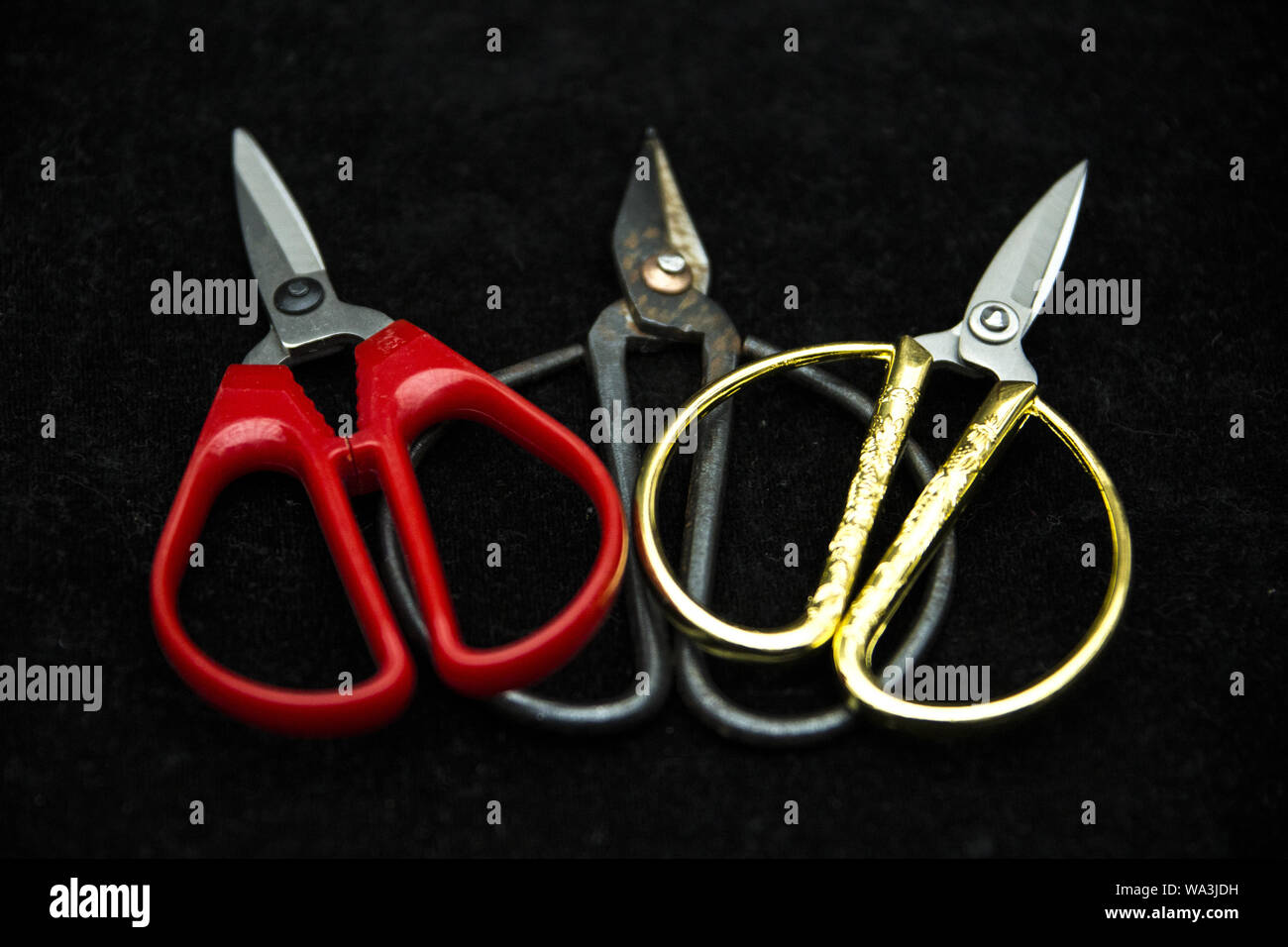 Scissors danger hi-res stock photography and images - Alamy