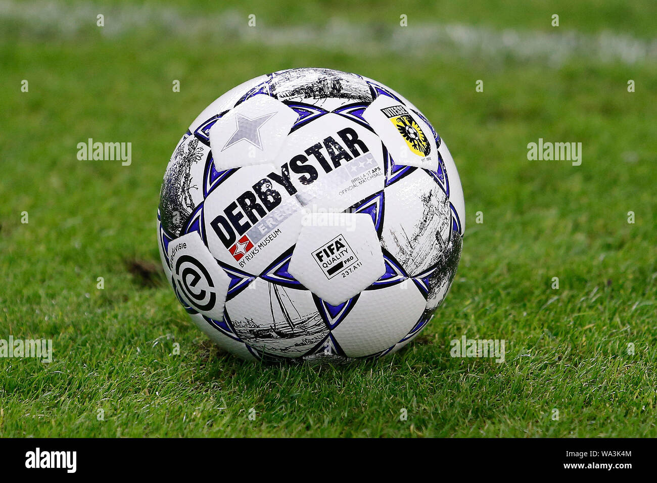 Eredivisie match ball vitesse hi-res stock photography and images - Alamy