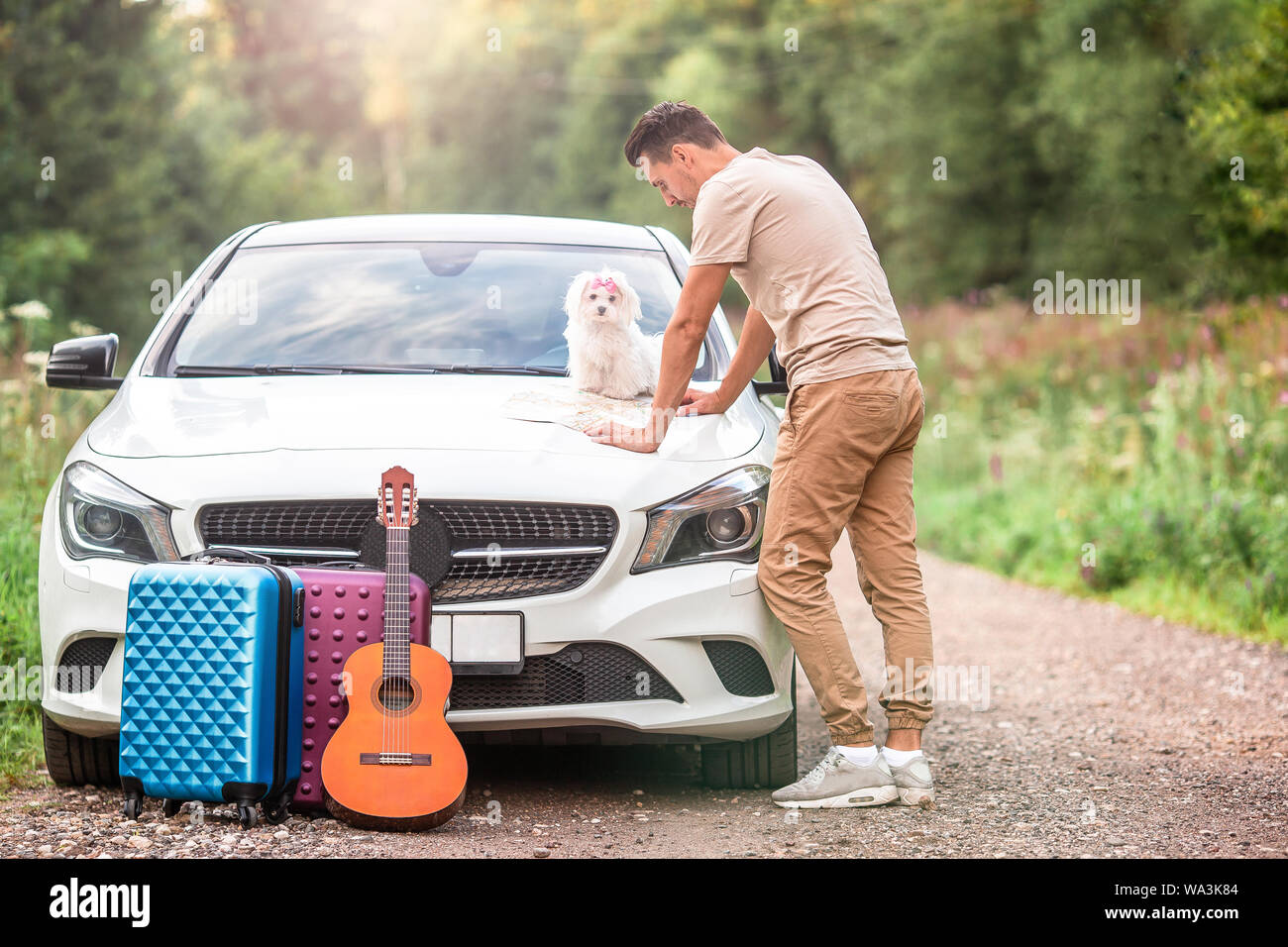 Young couple tourist enjoying on summer vacation Stock Photo - Alamy