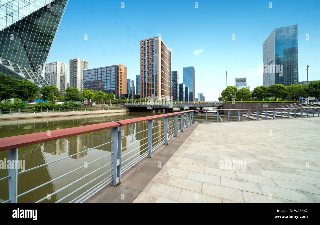 High rise building day tour hi-res stock photography and images - Alamy