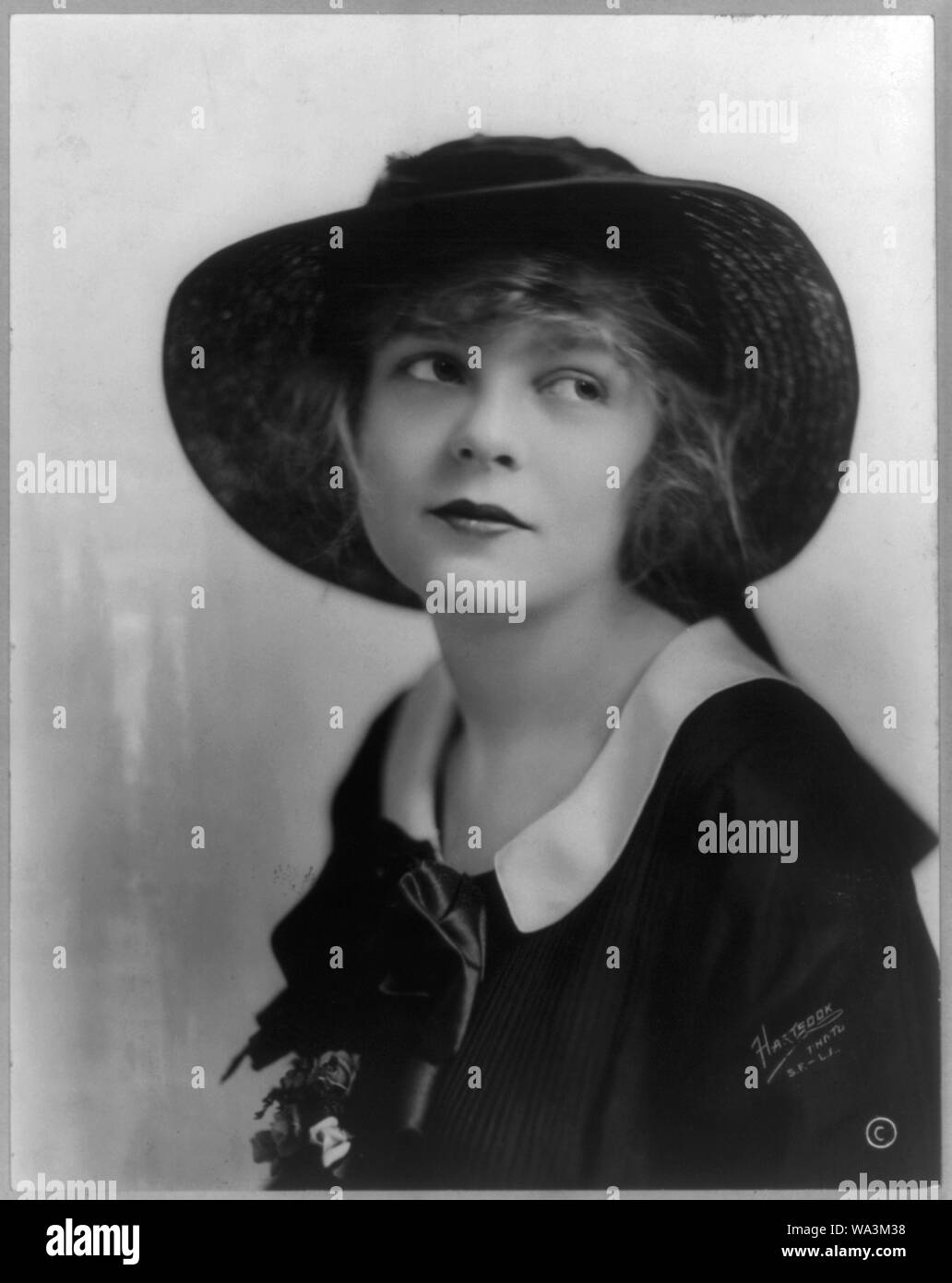 Blanche Sweet, head and shoulders, facing slightly left; wearing hat ...