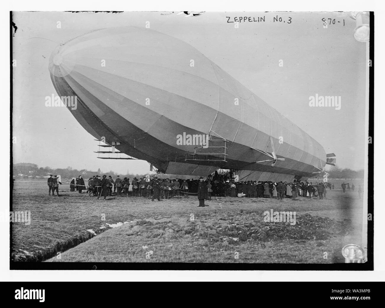 Blimp fleet hi-res stock photography and images - Alamy