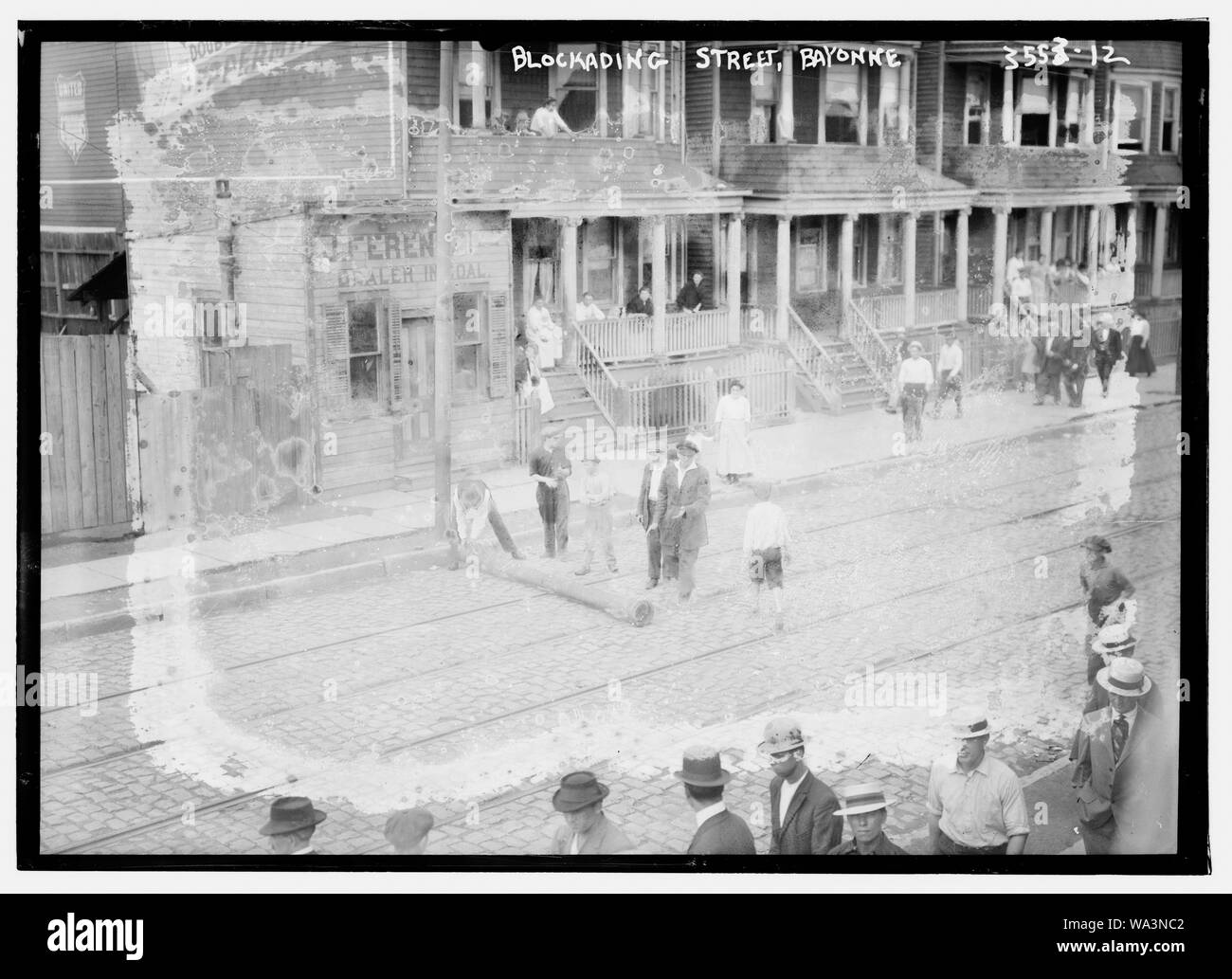 Blockading street hi-res stock photography and images - Alamy