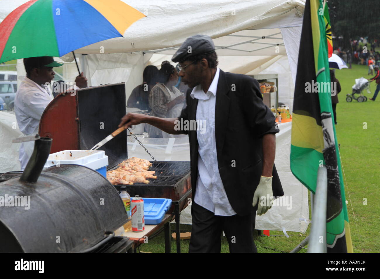 Multi generation family barbecue hi-res stock photography and images ...