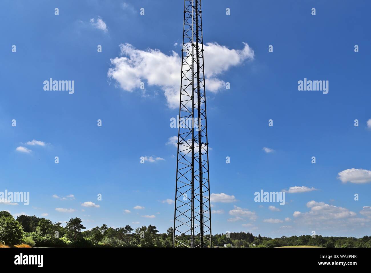 Antenna pylon crane construction hi-res stock photography and images ...