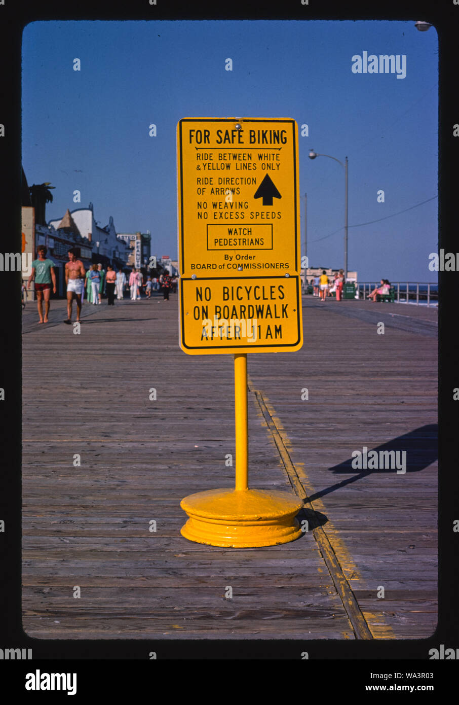 Boardwalk bike rules, Ocean City, New Jersey Stock Photo - Alamy