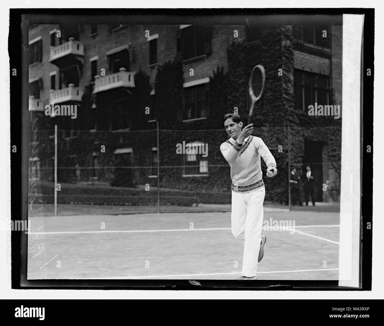 Reporter biography hi-res stock photography and images - Alamy