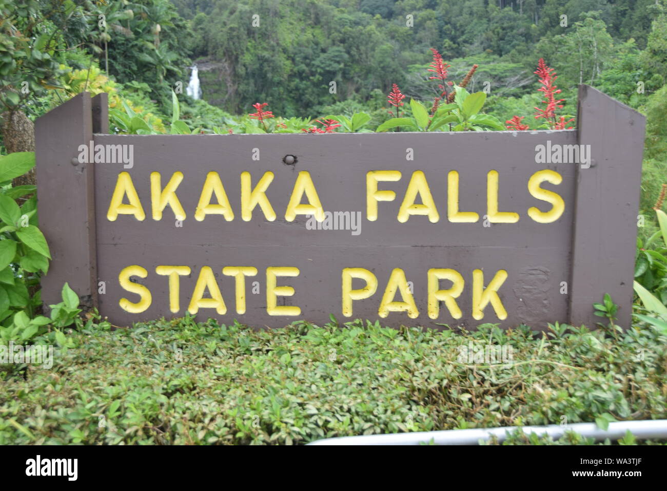 Akaka Falls State Park sign on the Big Island in Hawaii Stock Photo - Alamy