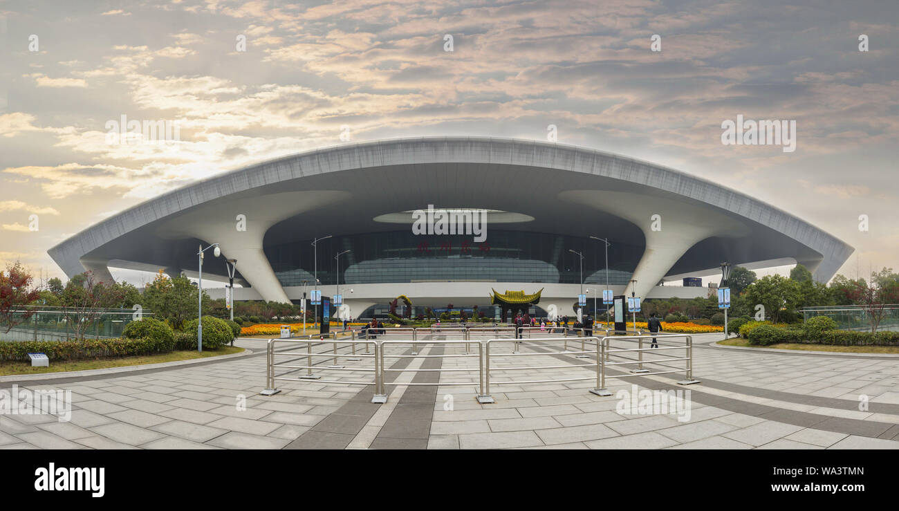Hangzhou east railway station Stock Photo - Alamy