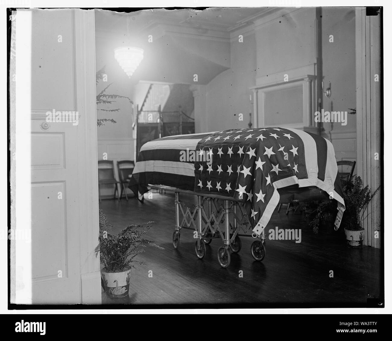 Coffin undertakers death funeral Black and White Stock Photos & Images ...