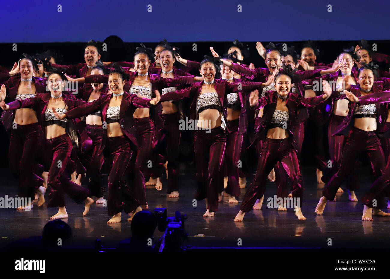 High school dance hi-res stock photography and images - Alamy