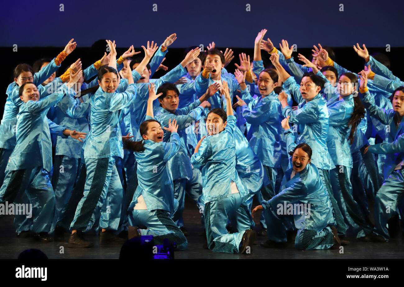 Dance team hi-res stock photography and images - Alamy