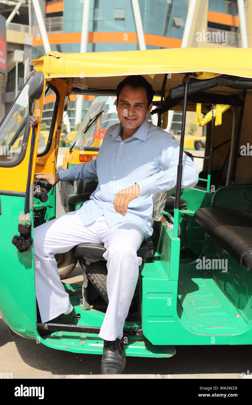 India driver uniform hi-res stock photography and images - Alamy