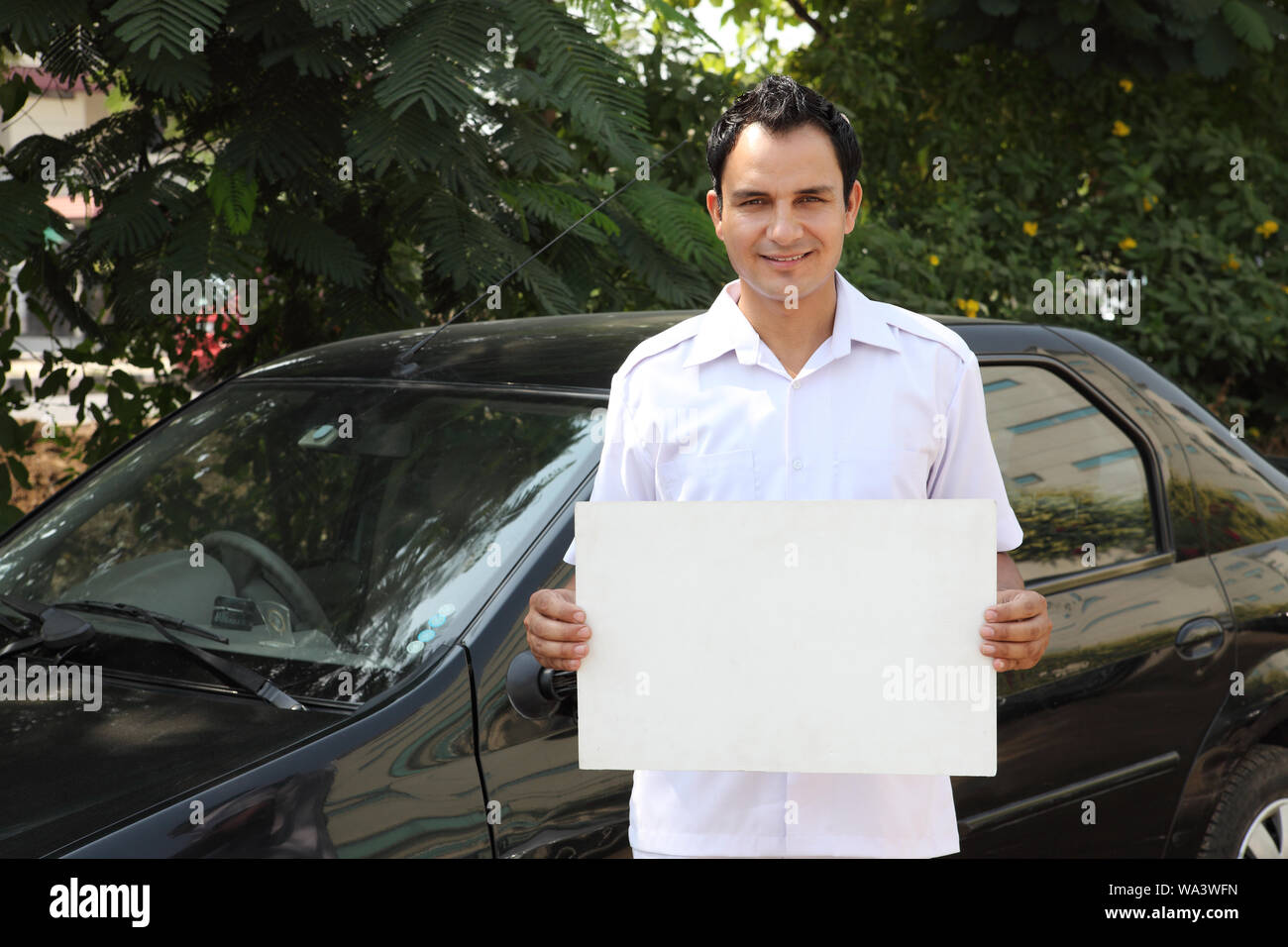 Car showing one hi-res stock photography and images - Alamy