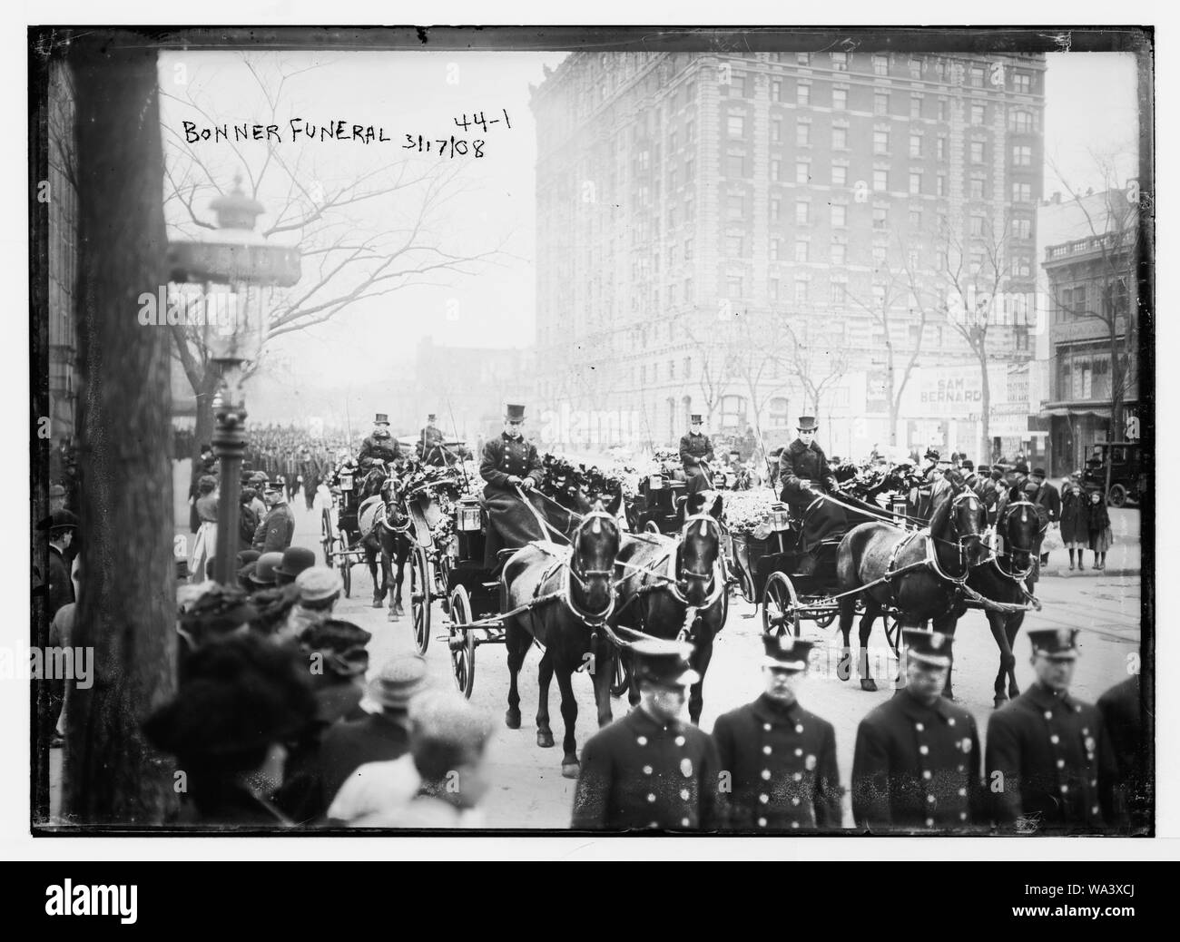 Funeral procession route hi-res stock photography and images - Alamy