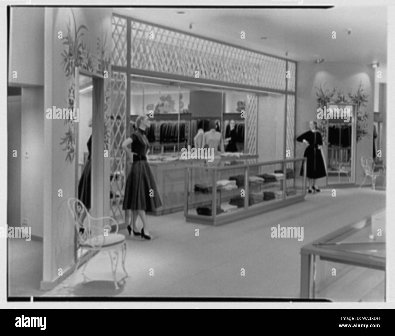 Bonwit Black and White Stock Photos & Images - Alamy