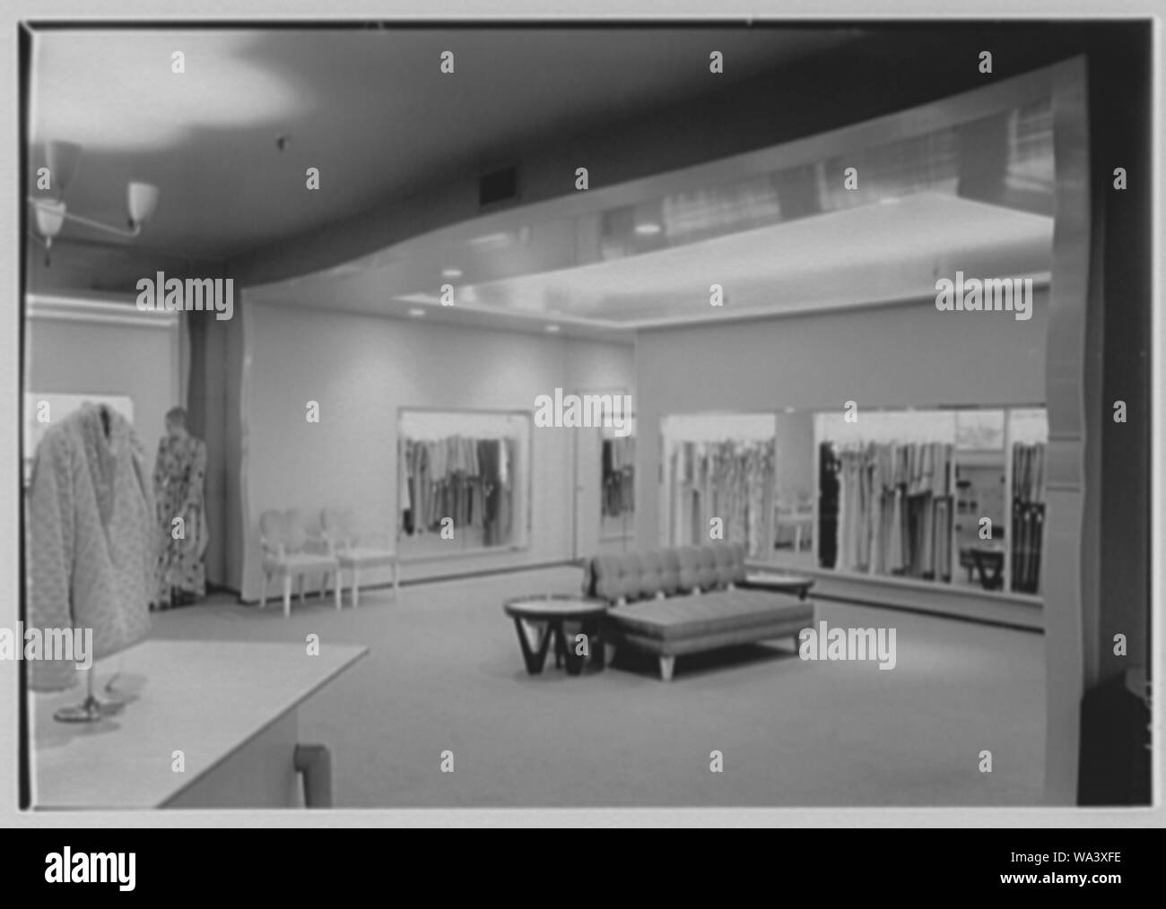 Bonwit Teller, business at 17th and Chestnut, Philadelphia ...