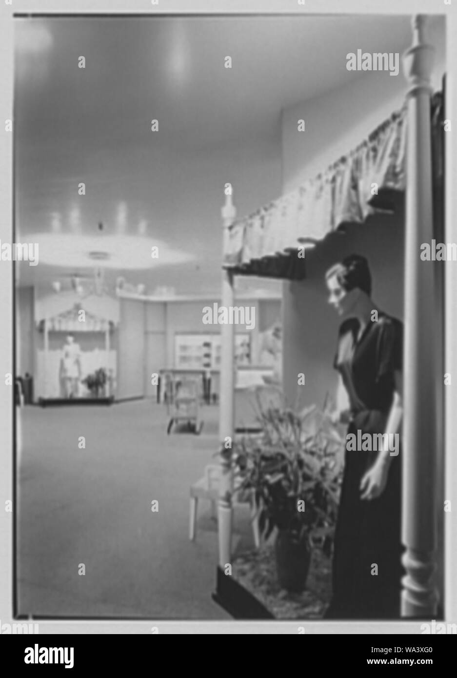 Bonwit teller hi-res stock photography and images - Alamy