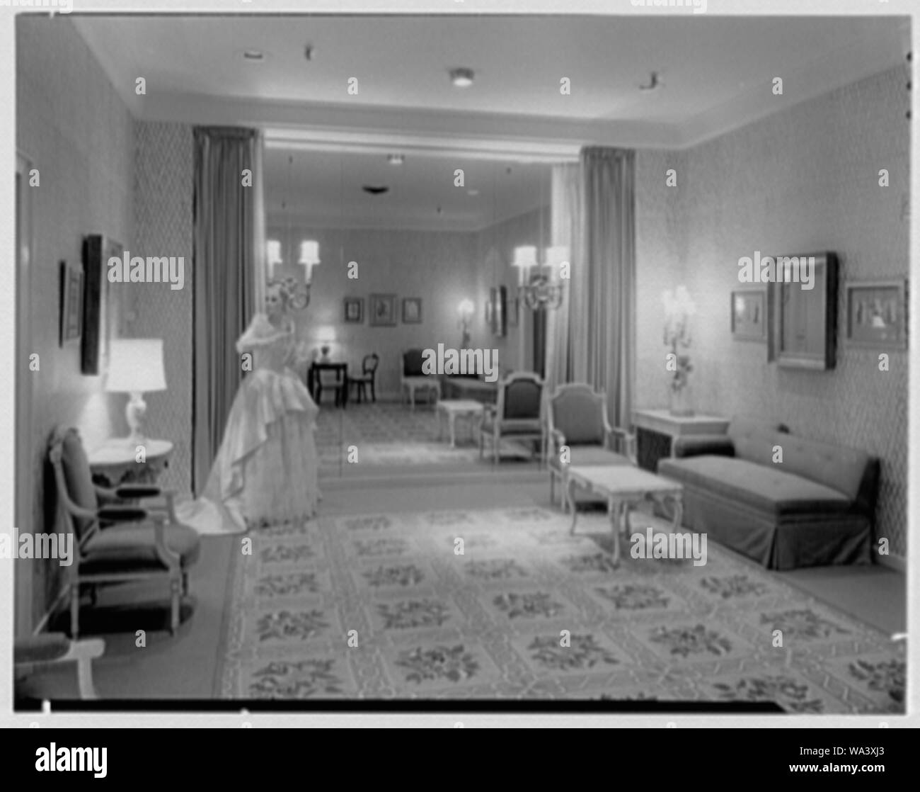 Bonwit teller hi-res stock photography and images - Alamy