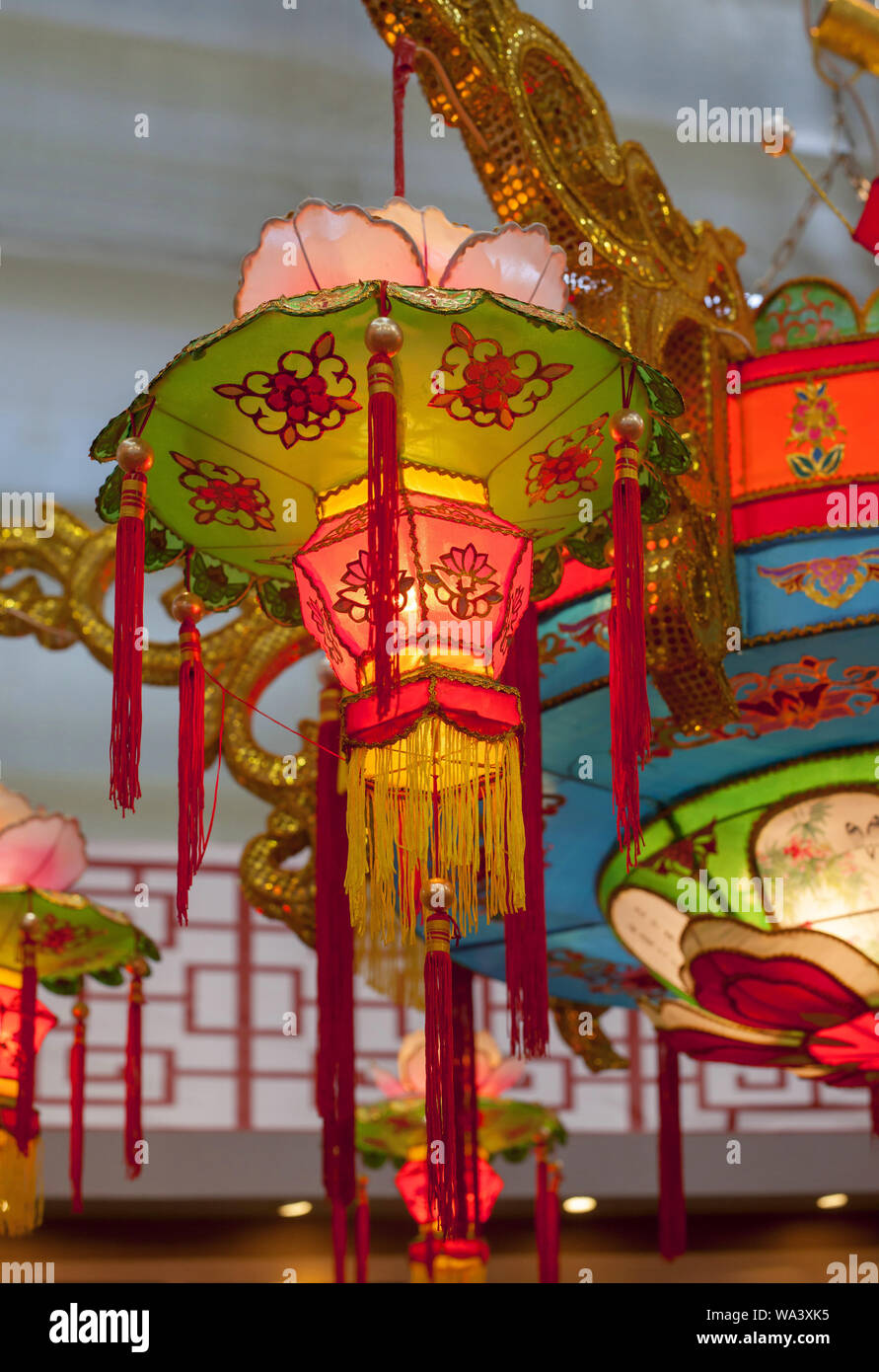 Chinese traditional crafts hi-res stock photography and images - Alamy