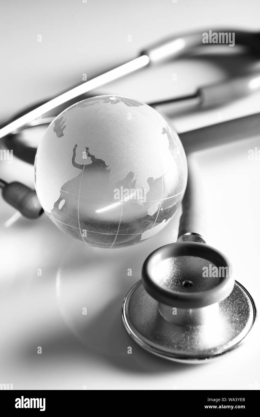 Earth globe stethoscope hi-res stock photography and images - Alamy