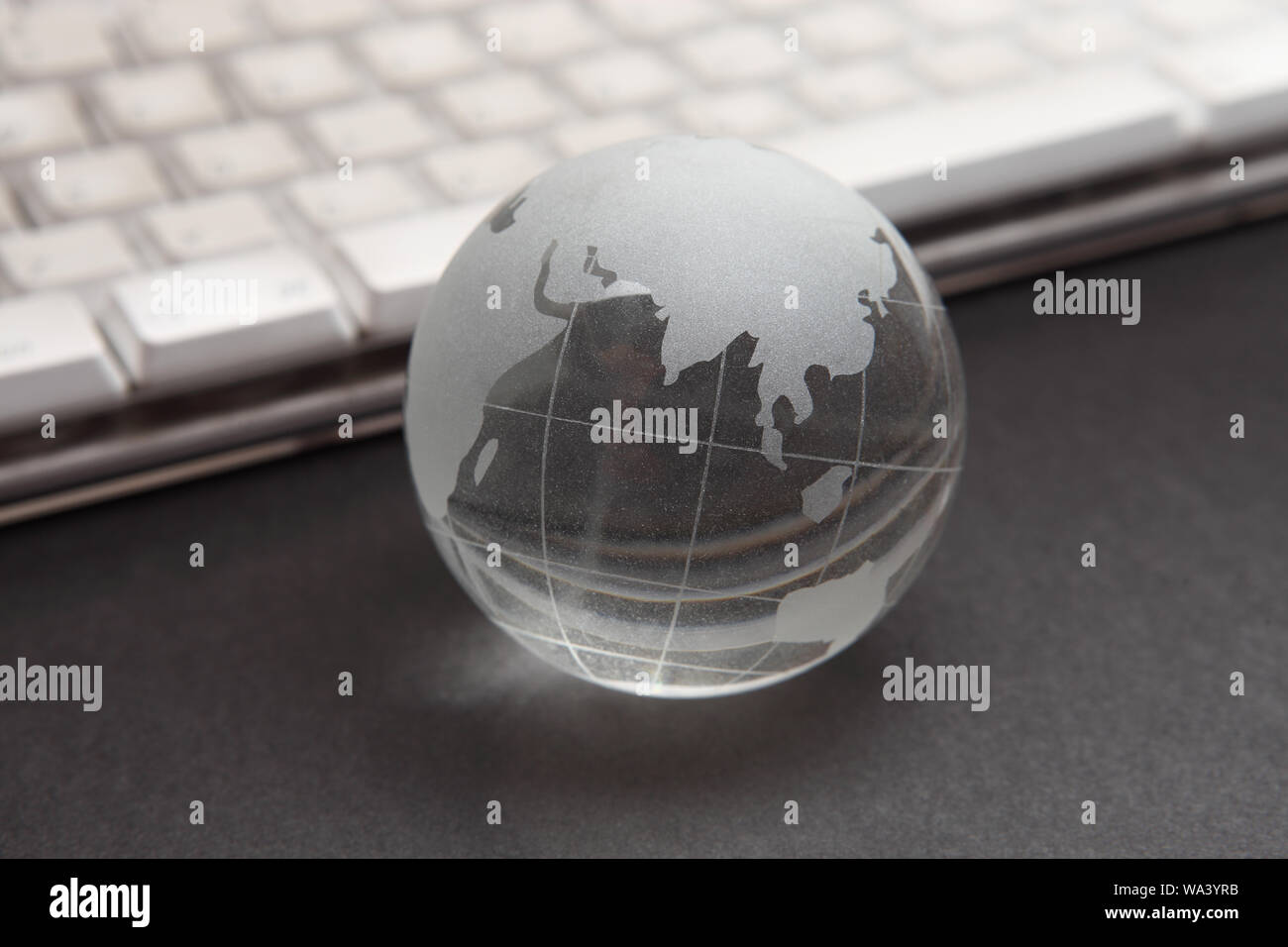 Computer globe net hi-res stock photography and images - Alamy