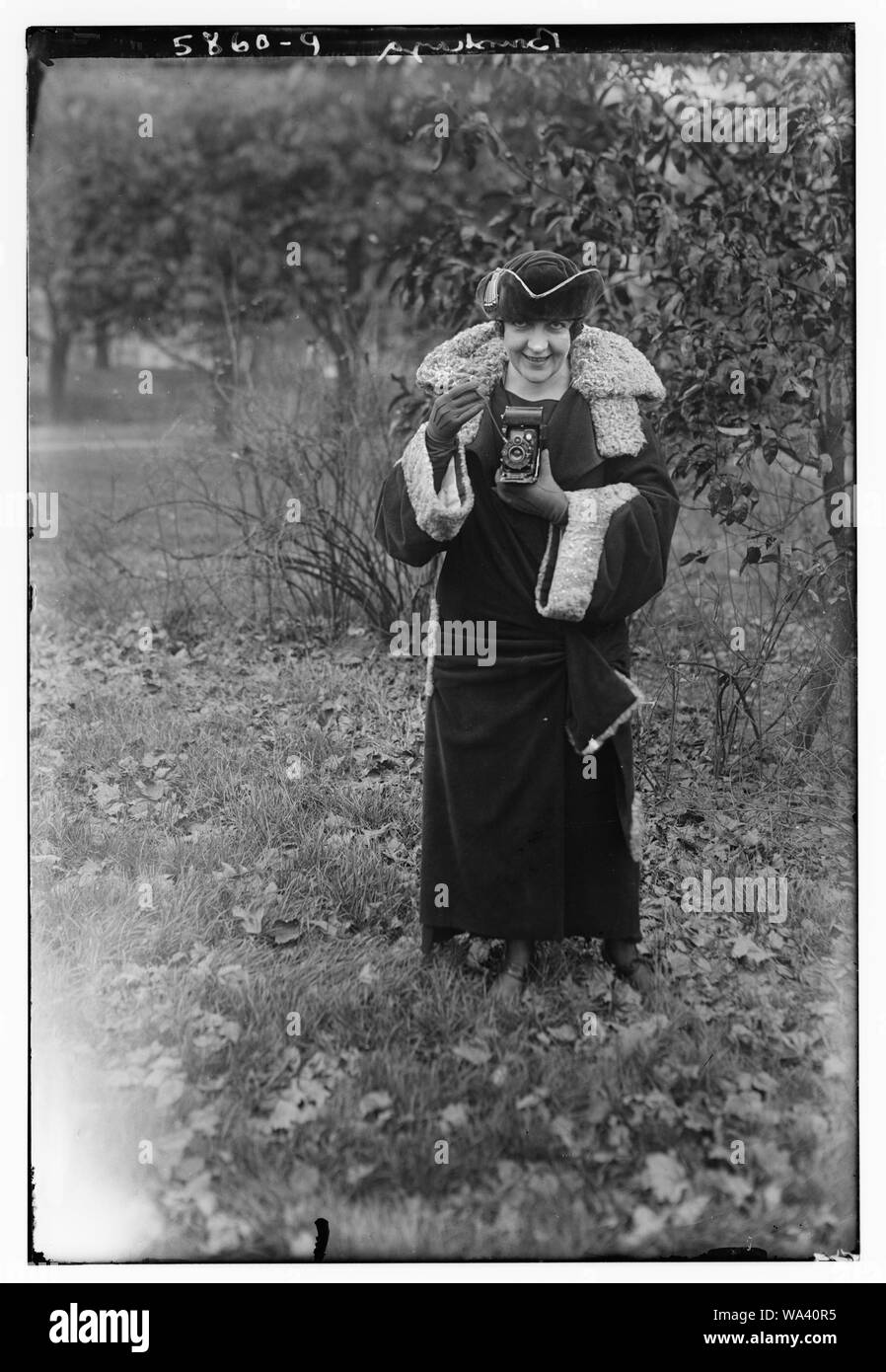 Camera lens photo equipment Black and White Stock Photos & Images - Alamy