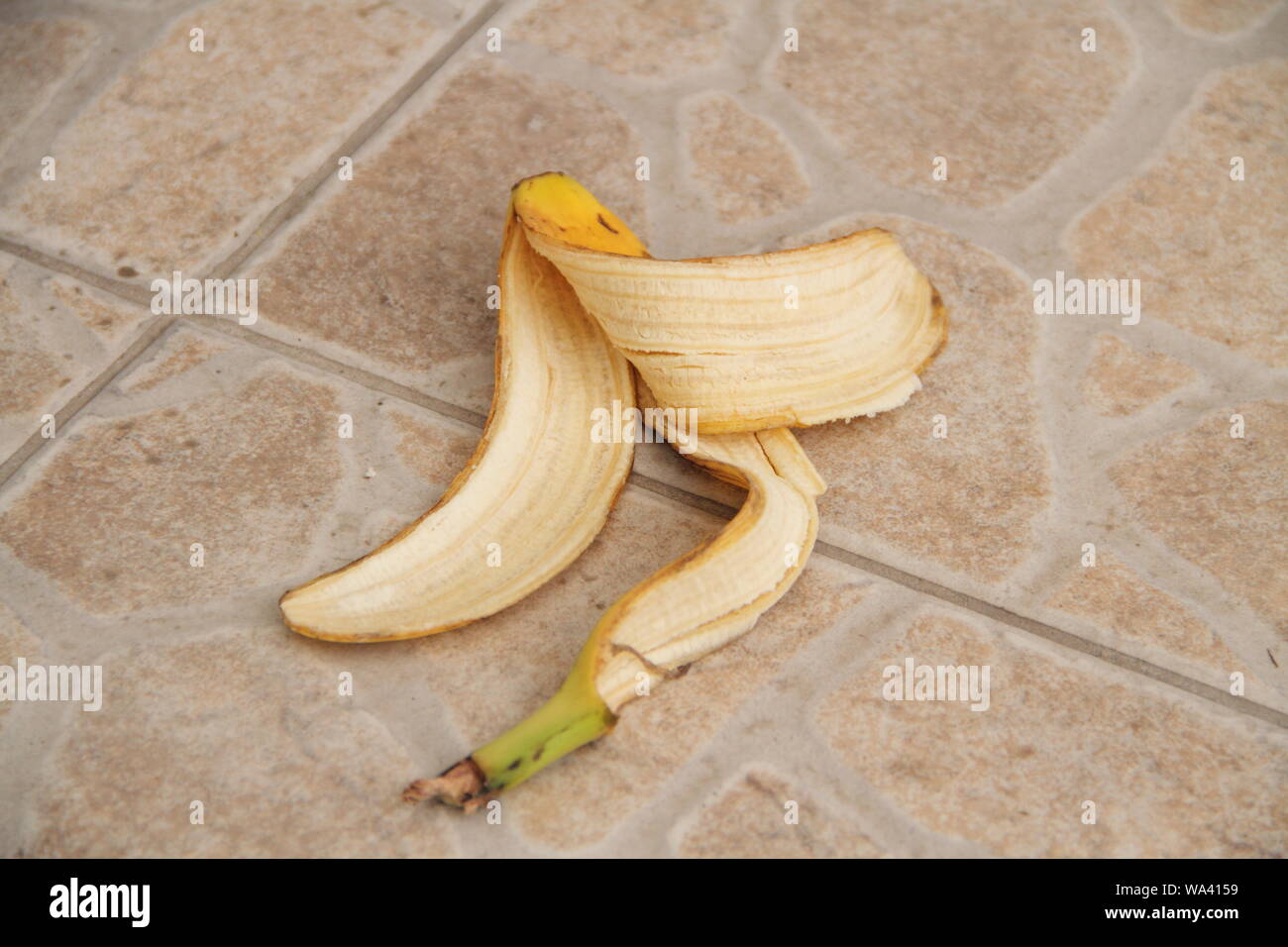 Banana slipping and falling hi-res stock photography and images - Alamy