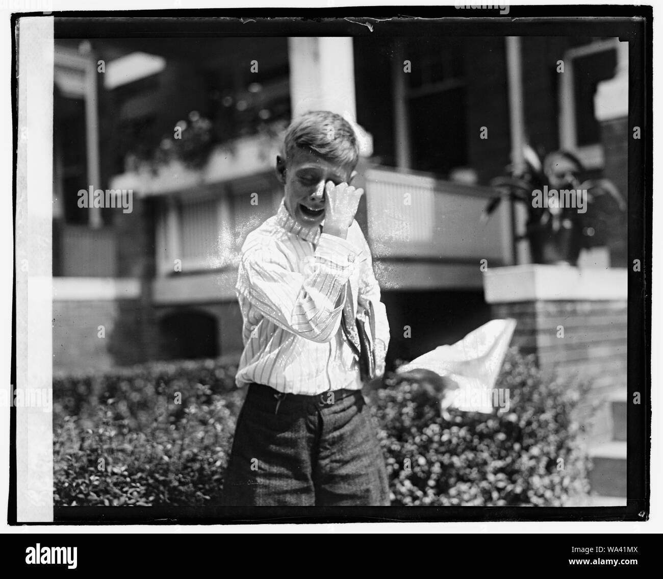 Crying story hi-res stock photography and images - Alamy