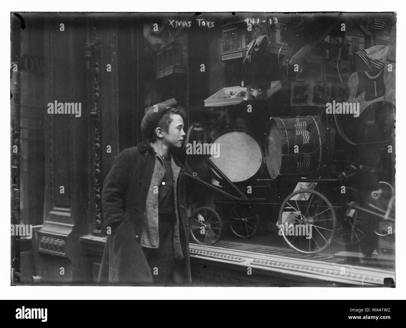 Shop window at christmas Cut Out Stock Images & Pictures - Alamy