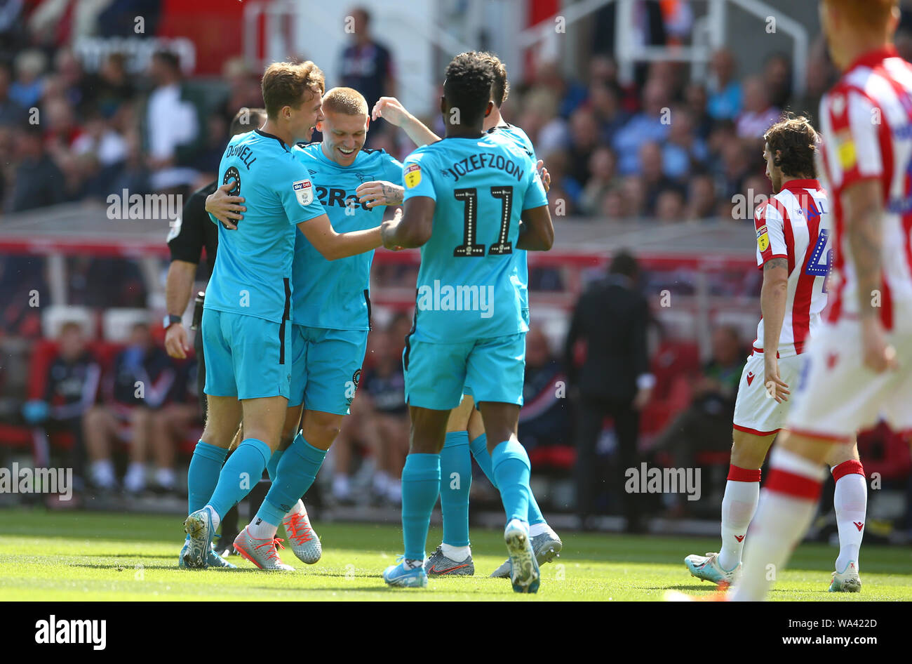 Derby countys martyn waghorn second left celebrates scoring hi-res ...