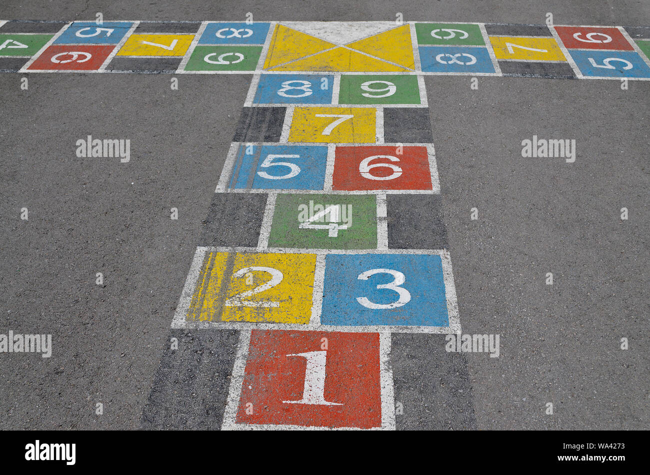 Hopscotch court hi-res stock photography and images - Alamy