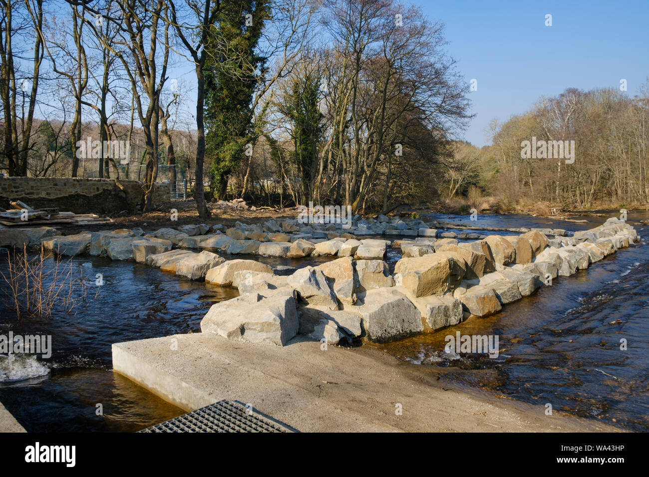 Rock pool fish pass hi-res stock photography and images - Alamy