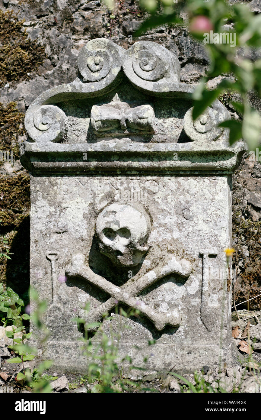 Masonic gravestone hi-res stock photography and images - Alamy