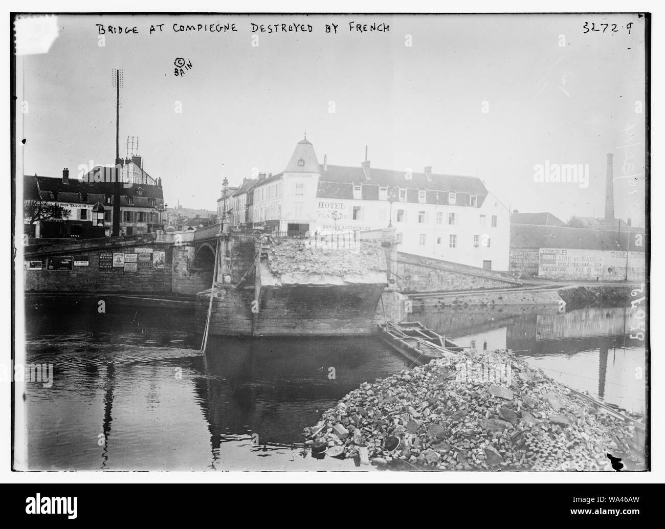 Action bridge Cut Out Stock Images & Pictures - Alamy