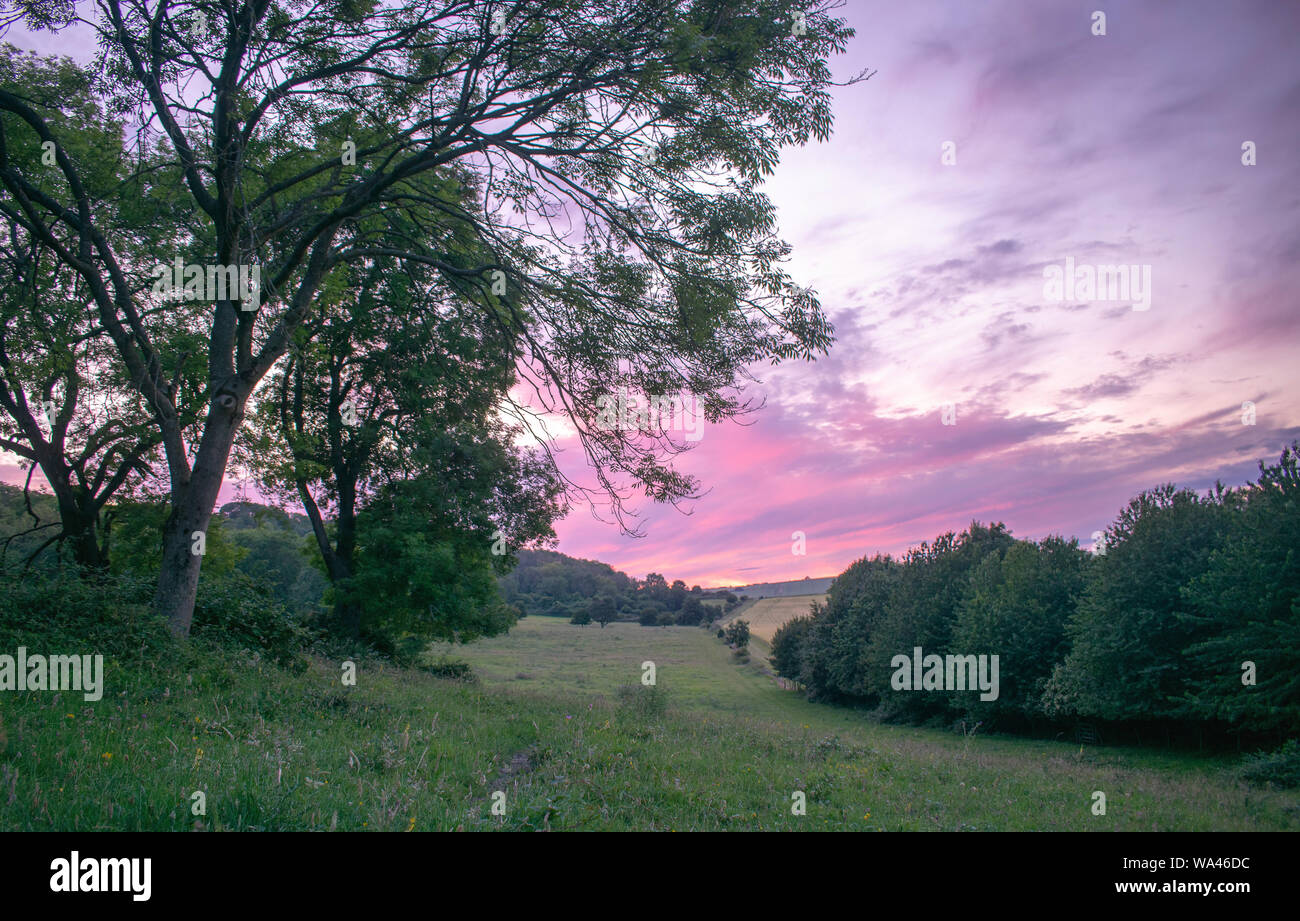 Pink sky sunset hi-res stock photography and images - Alamy