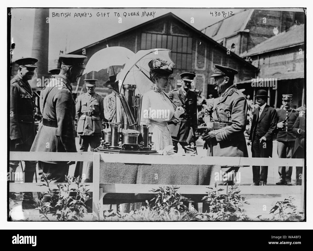 Royal british army Black and White Stock Photos & Images - Alamy
