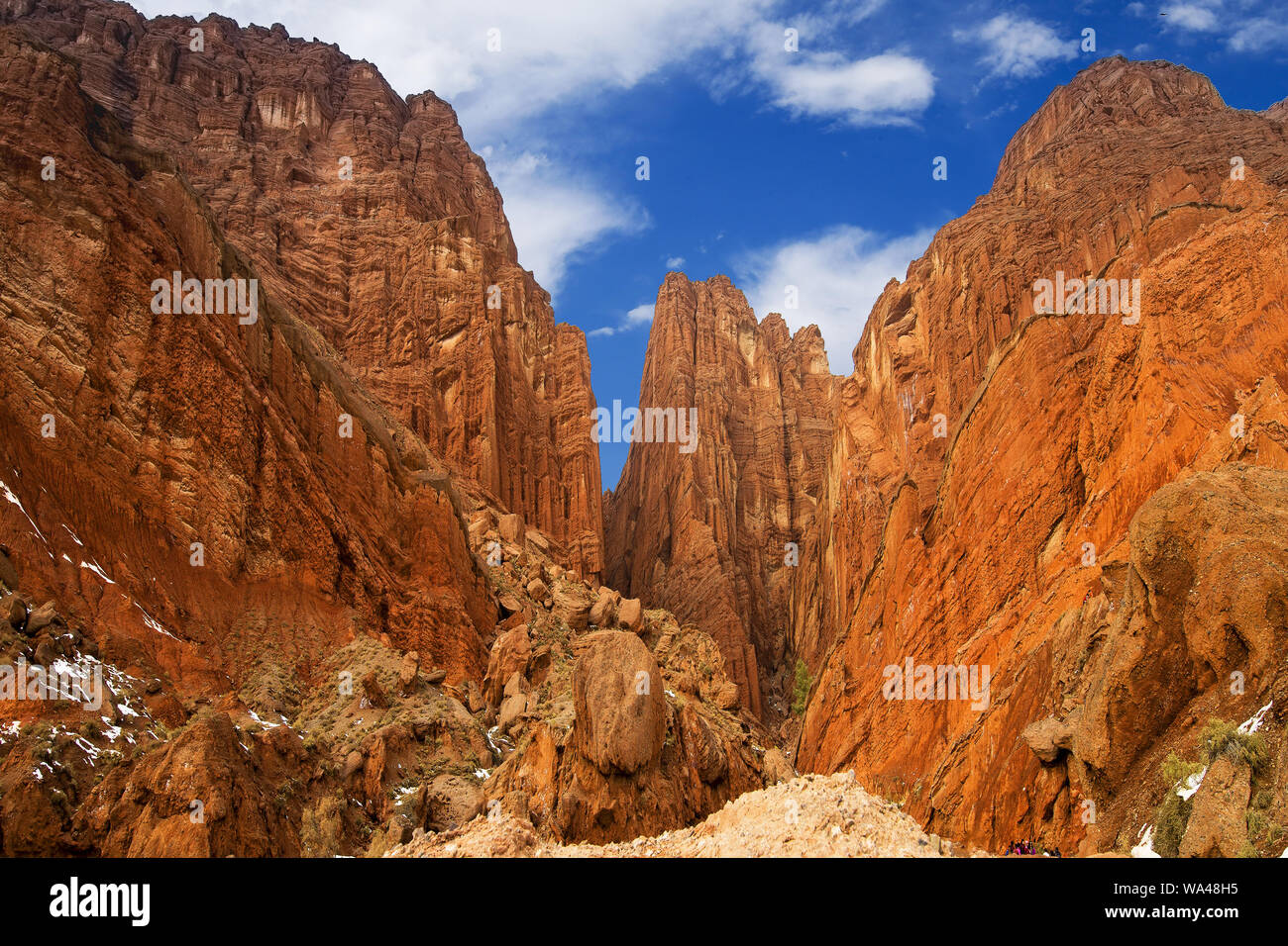 Xinjiang kuqa grand canyon Stock Photo - Alamy