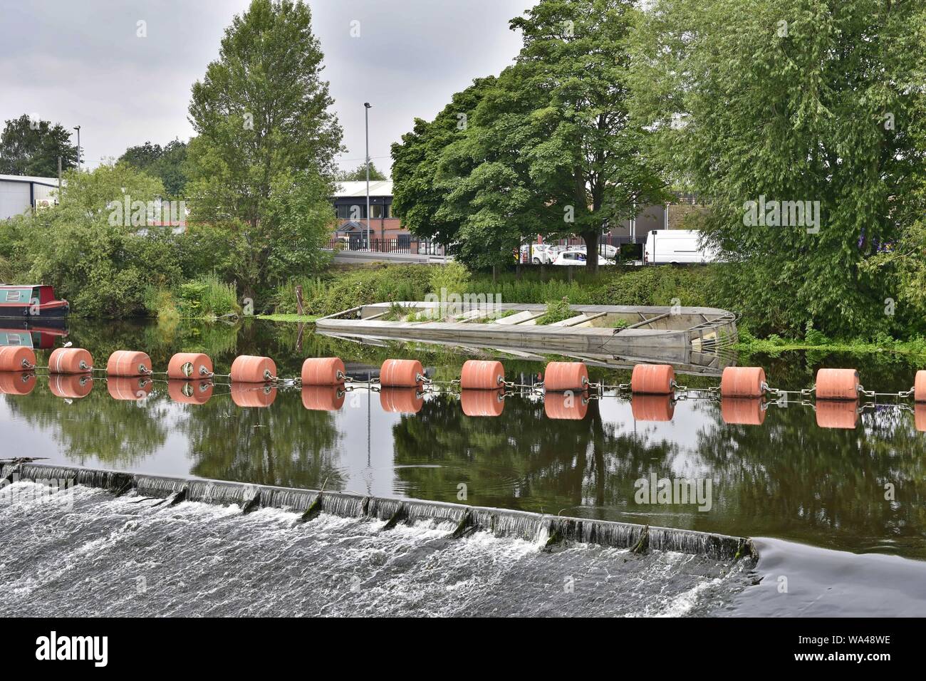 Sunken barge hi-res stock photography and images - Alamy
