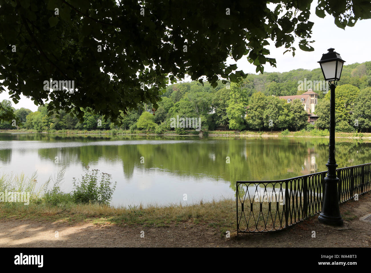 Etang de Corot. Ville d'Avray Stock Photo - Alamy