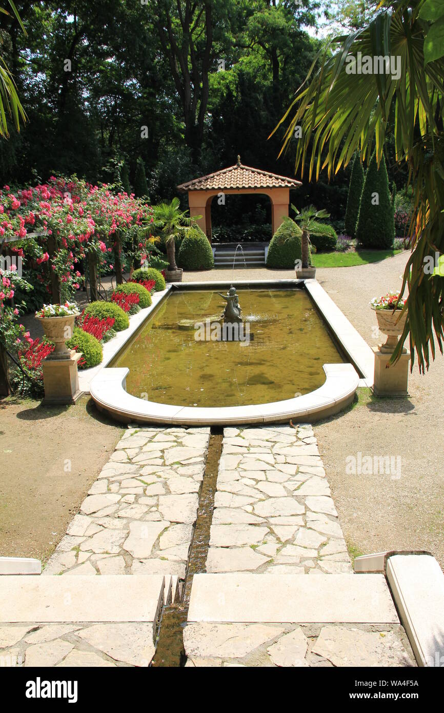 Arcen castle and gardens, The Netherlands Stock Photo - Alamy